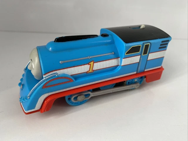 TRACKMASTER REVOLUTION THOMAS The Tank Engine Motorised Train ...