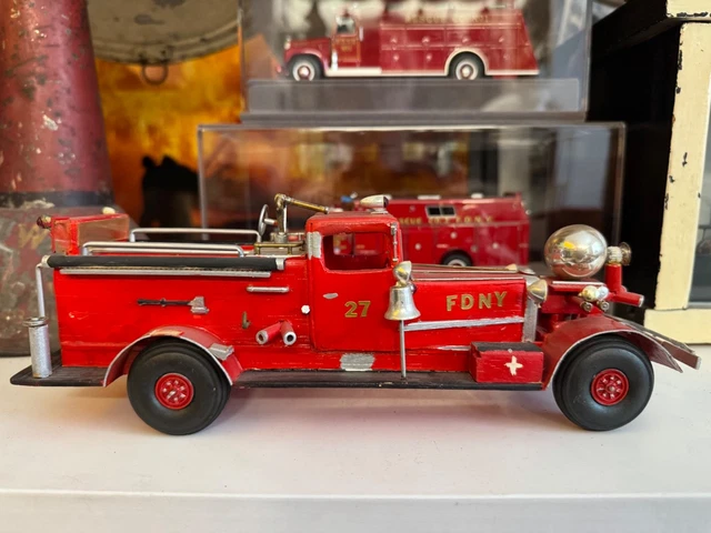 FIRE ENGINE 1938 Ahrens Fox HT FDNY Engine 27 1:32 £204.37 - PicClick UK