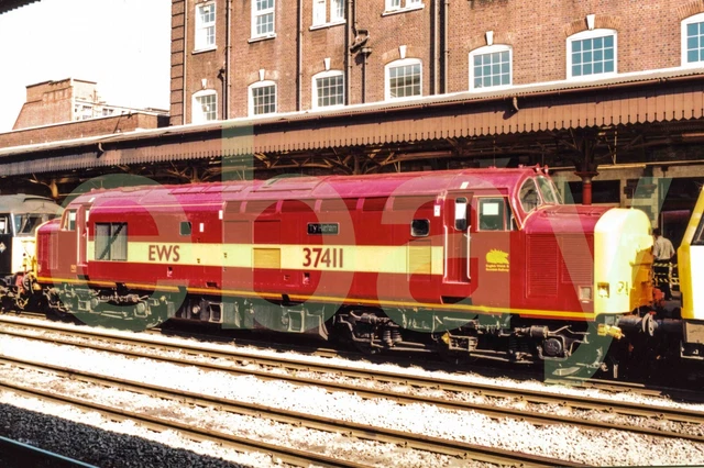 UK DIESEL TRAIN Railway Photograph Of Class 37 Loco 37411. Rm37-1212 £1 ...