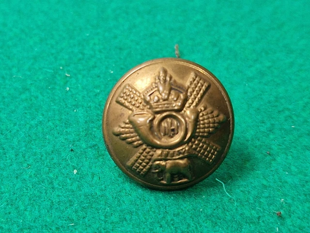 VINTAGE 19 MM WW2 Highland light Infantry Brass Military Army Uniform ...