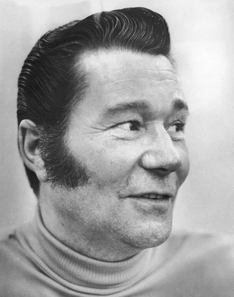 ENGLISH ACTOR REG Varney At His Home In Essex 1971 2 Old Photo EUR 6,62 ...