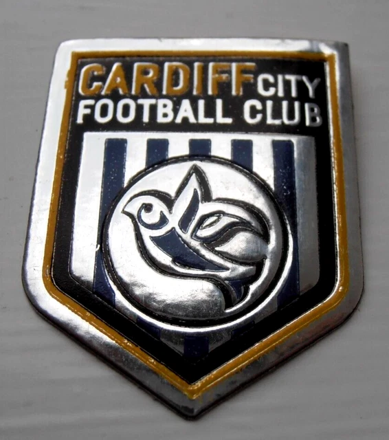 CARDIFF CITY ESSO foil football badge from the 1970's £1.99 - PicClick UK