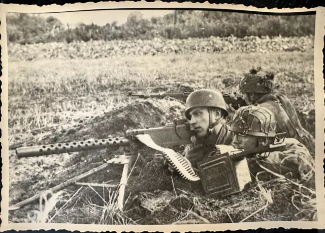 GERMAN PHOTO WW2 WWII ARCHIVE : FALLSCHIRMJAGER av Browning M1919 ...