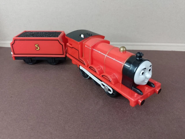 JAMES TRAIN AND Tender - Tomy Trackmaster - Tested & Working - Thomas ...