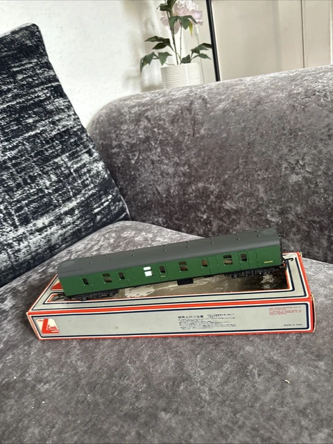 LIMA L305348 BR Mk1 Gangwayed Full Brake S33456 in BR green Boxed £8.00 ...