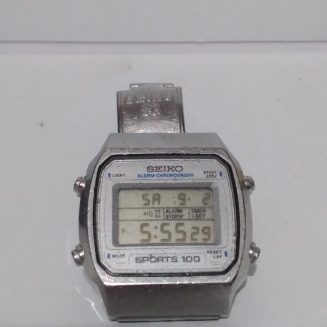 VINTAGE SEIKO ALARM CHRONOGRAPH SPORTS 100 Quartz LCD Digital A939-5030 172077 EUR 146,97 ...