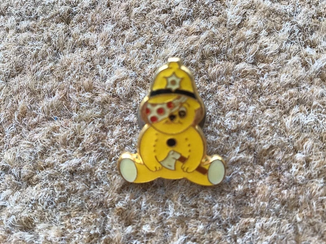 BBC CHILDREN IN Need Pudsey Bear Fireman Tiny Enamel Pin Badge £6.50 ...