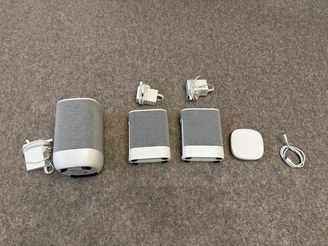VODAFONE ULTRA HUB Super WiFi 6E Router + 2 x Super WiFi 6E Boosters ...