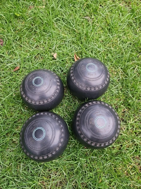 THOMAS TAYLOR LIGNOID Size 3 Black Lawn Bowls Set of 4 £50.00 - PicClick UK