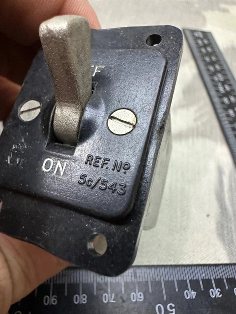 ORIGINAL WW2 BRITISH RAF AM Marked On/Off Switch - 5c/543 - Spitfire ...