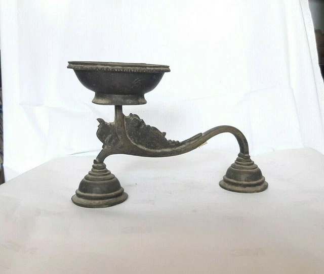 ANTIQUE VINTAGE HINDU Temple Brass Bronze Oil Lamp Indian Pooja Arathi ...