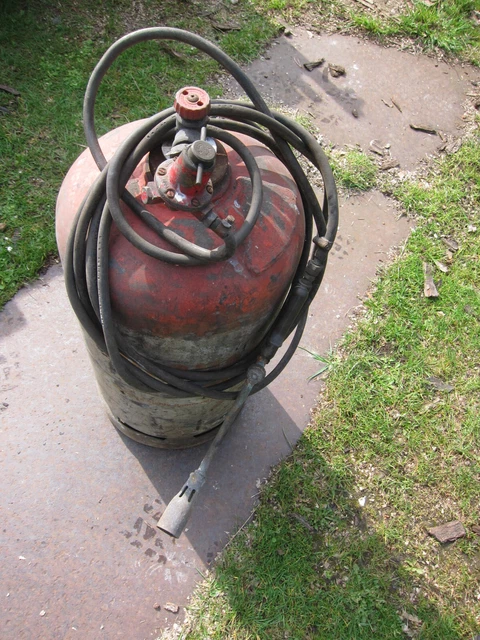 PROPANE GAS BOTTLE + Sievert torch + Regulator. Vintage 'Propagas' 19KG ...