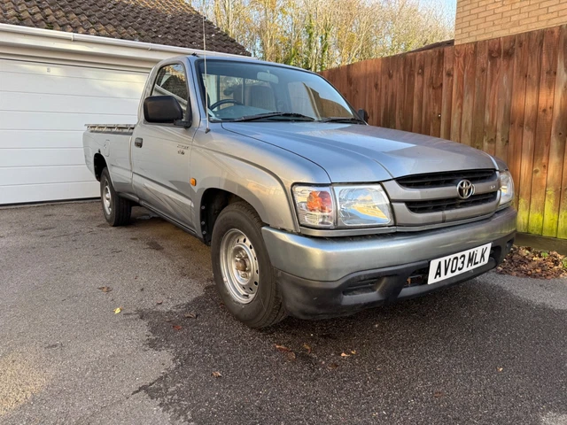 2003 TOYOTA HILUX 2.4D 2WD single cab pickup RWD £2,500.00 - PicClick UK