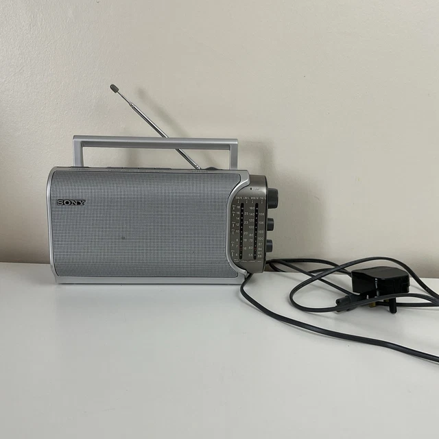 SONY ICF-904L PORTABLE Radio with battery or mains power £16.32 ...