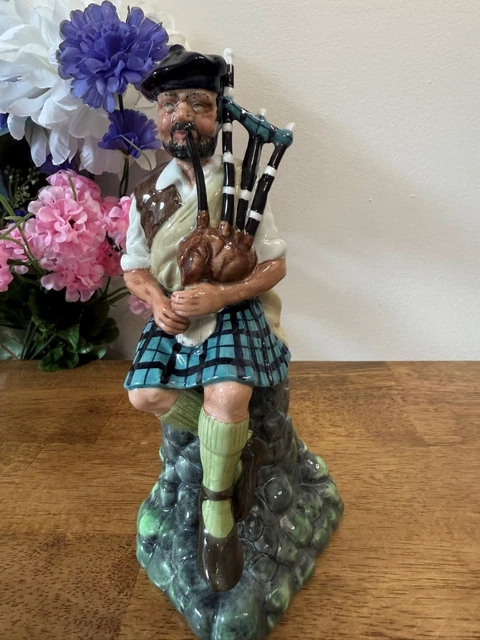 ROYAL DOULTON THE Piper Figurine HN2907 – Hand Painted Scottish ...