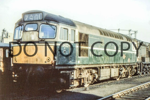 UK DIESEL TRAIN Railway Photograph Of Class 27 D5402 Loco. Rm27-56 £1. ...