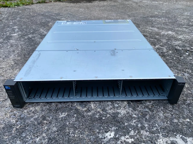 FUJITSU ETERNUS DX90 S2 24 Bay FTS-ET092DCU 2 x CA07336-C004 SAS 2 x ...