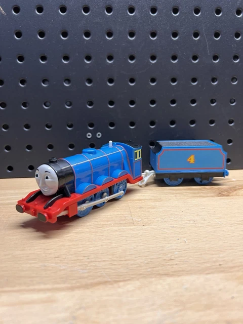 THOMAS & FRIENDS Trackmaster Motorized Gordon With Connected Tender Car ...