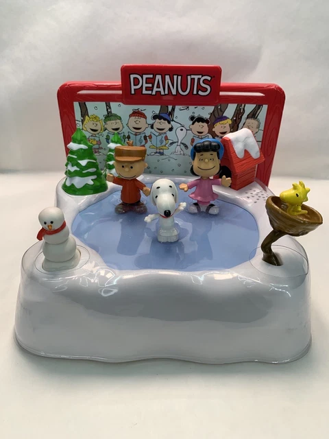 PEANUTS MUSICAL-ICE SKATING Rink Christmas Charlie Brown Lucy Snoopy £ ...