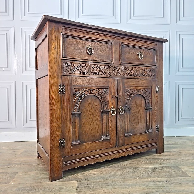 ANTIQUE REPRODUX BEVAN Funnell Sideboard Court Cupboard Buffet Cabinet ...