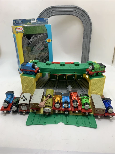 THOMAS TANK ENGINE And Friends Station And Track £55.84 - PicClick UK