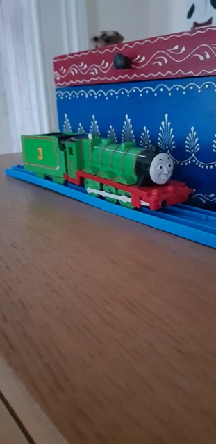 TRACKMASTER THOMAS AND friends tomy old Henry 2009 train £18.50 ...