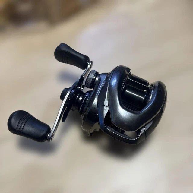 SHIMANO METANIUM DC HG Right Hand Reel No Box No Cap US Customs Fees ...