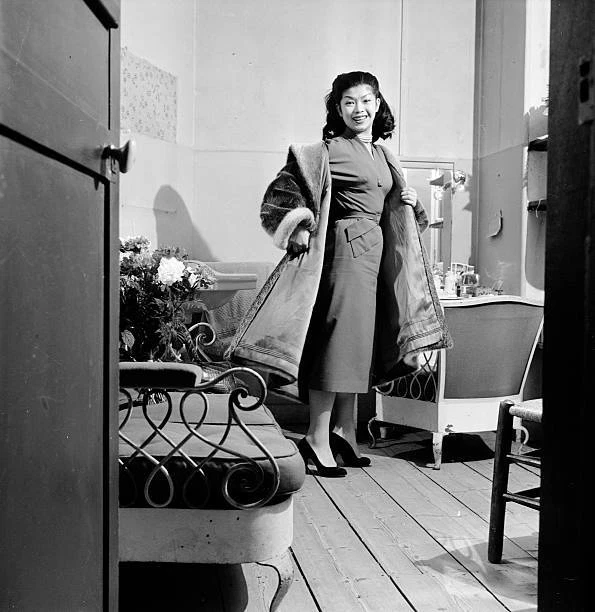 YOKO TANI FRENCH Japanese Actress & Entertainer In 1955 Old Photo 15 ...