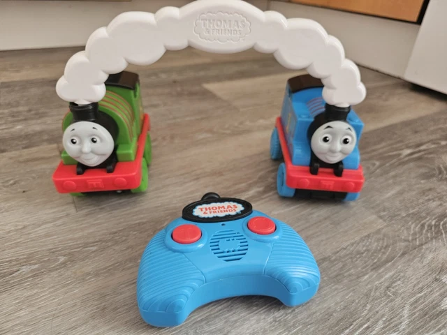 FISHER PRICE THOMAS & Friends Race & Chase Remote Control Train Engine ...