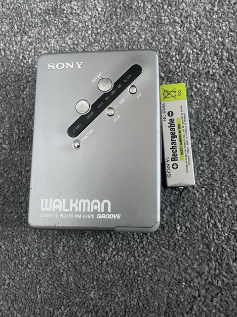 VINTAGE SONY WALKMAN Portable Cassette Player WM-EX670 - SILVER ...