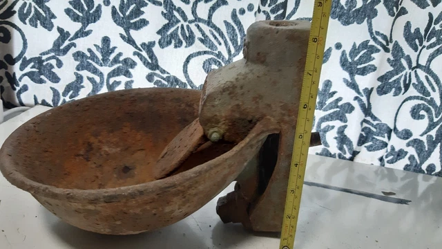 VINTAGE RECLAIMED RUSTIC Farm Galvanised Cast Steel Cattle Water Feeder ...
