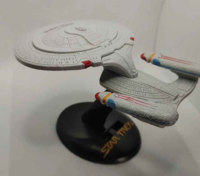 STAR TREK STRIKE Force USS Enterprise NCC-1701-D Playmates 1997 Two ...