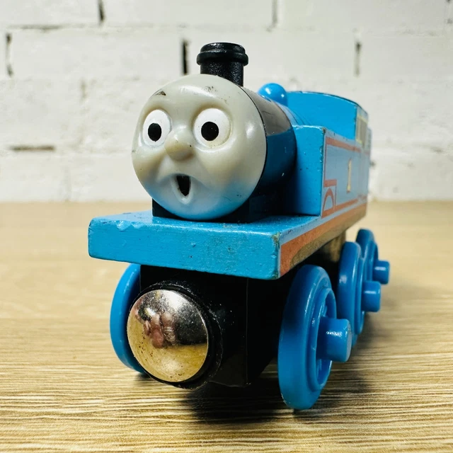 SURPRISED FACE THOMAS - Thomas the Tank Engine & Friends Wooden Railway ...