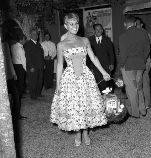 MARISA ALLASIO DURING The Beauty Pageant Miss Belvedere 1955 Old Film ...