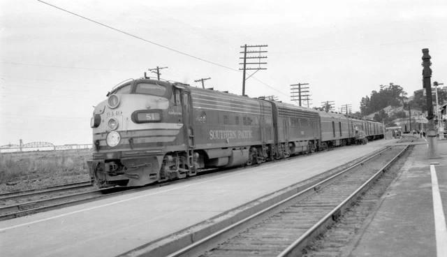 SP SOUTHERN PACIFIC Railroad Train, Engine No 6449 Type Emd Fp7 Old ...