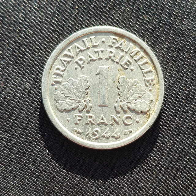 1944 - FRANCE - One Franc Vichy French State; light type Coin - KM# 902 ...