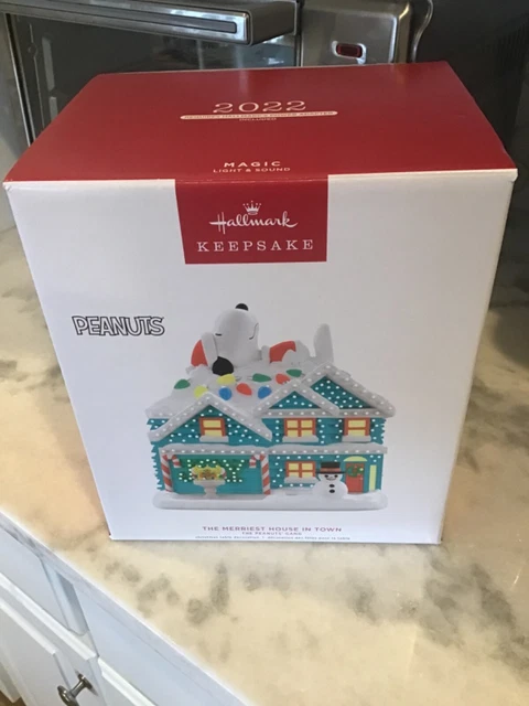 2022 HALLMARK PEANUTS MERRIEST HOUSE IN TOWN Musical Tabletop ...