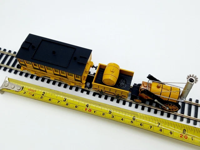 OO GAUGE 1:76 Scale Stephenson's Rocket Steam Locomotive Train Model ...