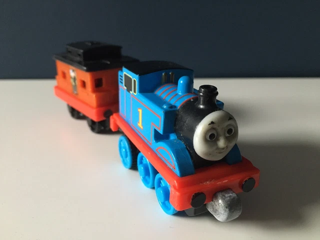 THOMAS AND TENDOR Pull and Go Thomas And Friends Take N Play Train £4. ...