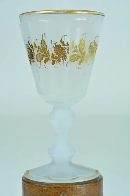 ANCIEN VERRE À pied 19ème verre Opaline facettée décor peint or ...