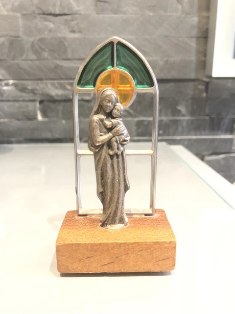 STATUE FIGURINE MINIATURE vierge à l'enfant devant vitrail en métal et ...