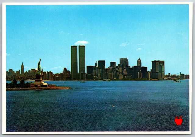 NYC SKYLINE POSTCARD World Trade Center Twin Towers Statue of Liberty £ ...