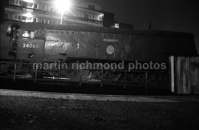 NINE ELMS TURNTABLE Bulleid 4-6-2 34066 Spitfire 1966 Railway Negative ...