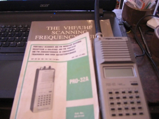 REALISTIC PRO-32A 200 Channel Scanner With Instructions And Frequency ...