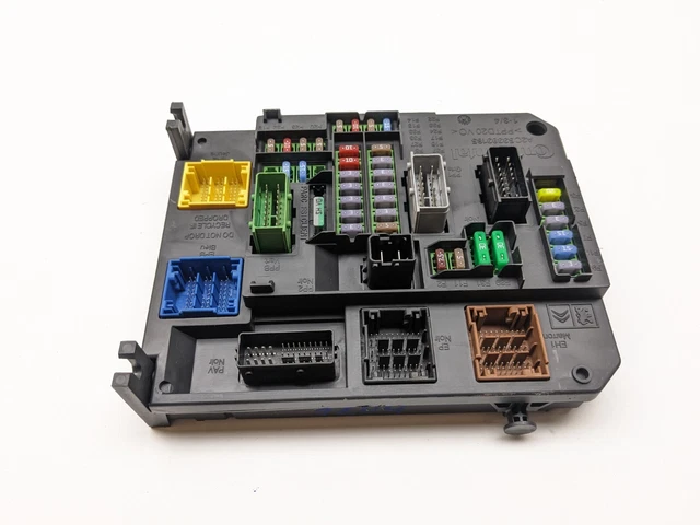 CITROEN C4 BCM Body Control Module Ecu Fuse Box 9806687980 Mk2 2016 £39 ...