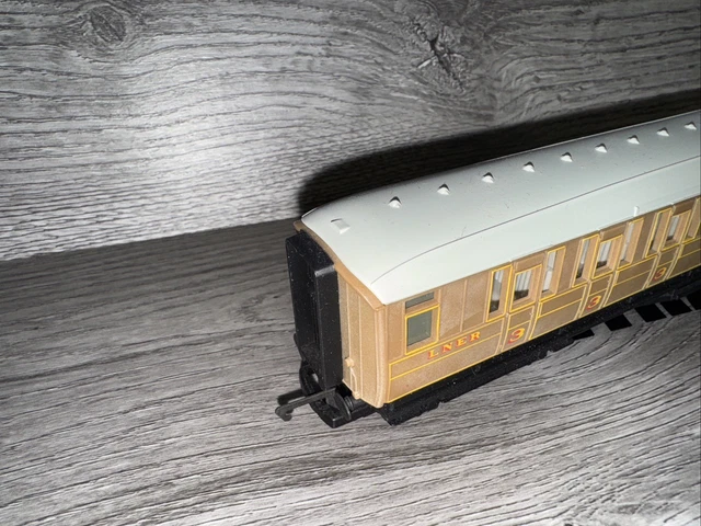 HORNBY LNER GRESLEY Teak Coach. Composite. 22356 £12.99 - PicClick UK