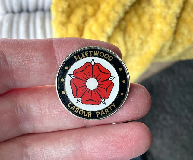 VINTAGE FLEETWOOD LABOUR Party Liberty Pin badge Political / union ...