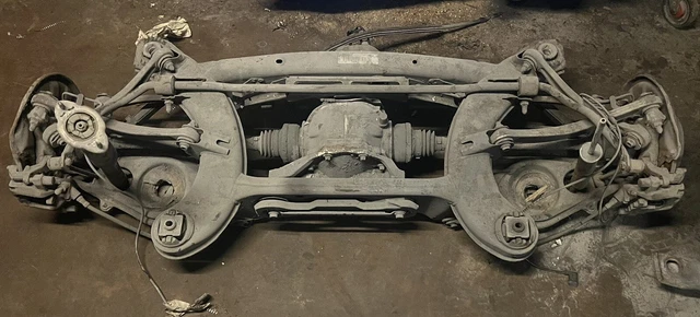 MERCEDES C CLASS W204 Complete Rear Subframe (Differential, Axle, Hubs ...