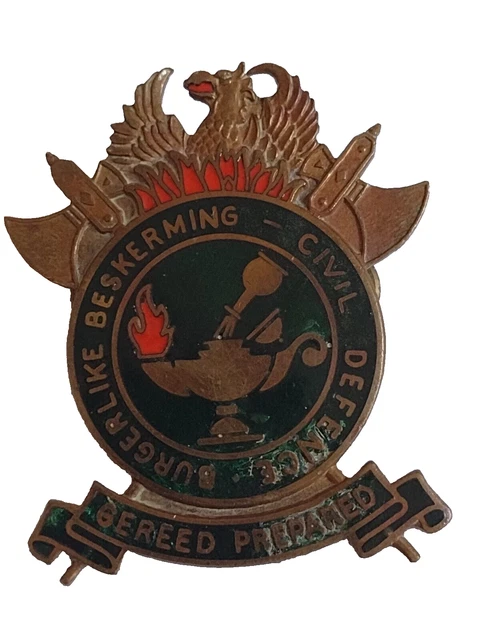 CIVIL DEFENCE FORCE Cap Badge SADF South African Defence Force 2 Lugs ...