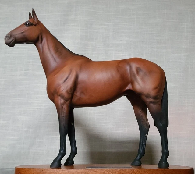 BESWICK CHAMPION STEEPLECHASER Arkle Matt Bay on Plinth Connoisseur ...